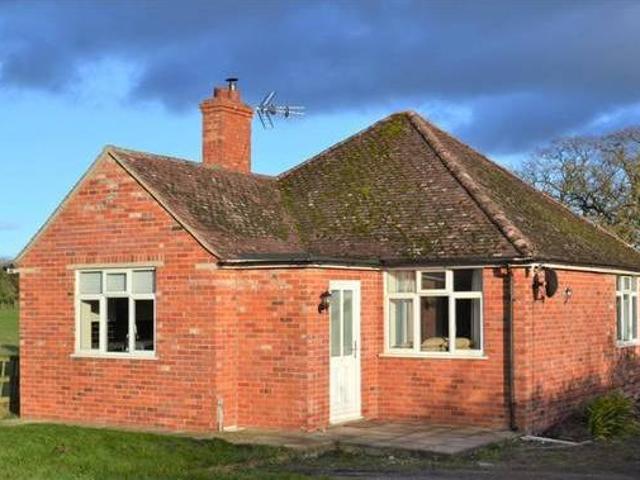 2 bedroom house for rent in Oxford Road Chieveley Berkshire RG20