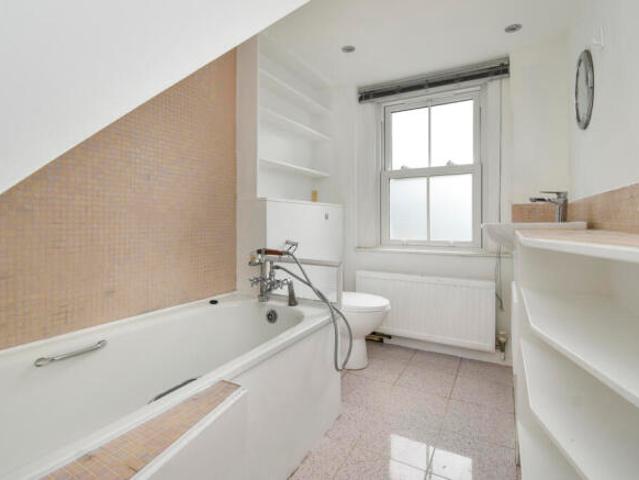 2 bedroom house for rent in Limes Grove, Lewisham, London, SE13
