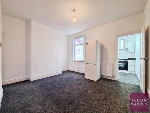 2 bedroom house for rent in Lingard Street, Reddish, Stockport, SK5