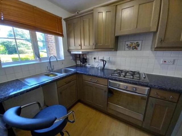 2 bedroom house for rent in Moore Close, Dartford, DA2