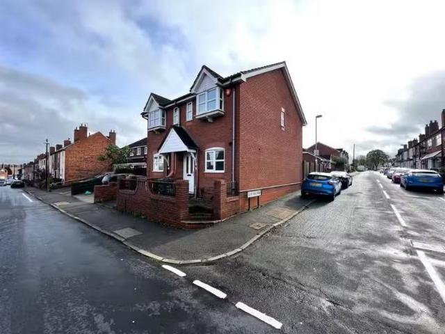 2 bedroom house for rent in Malt Mill Lane, Halesowen, West Mi.