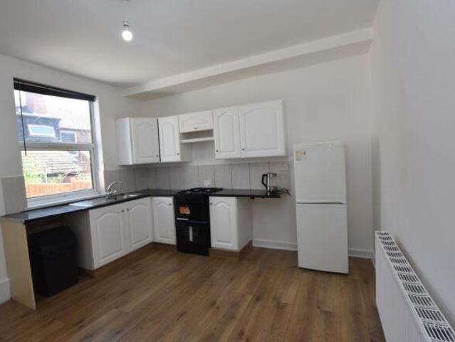 2 bedroom house for rent in Manor Street, Nottingham, NG2