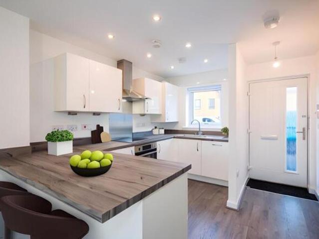 2 bedroom house for rent in Sampson Close, Salford, M6