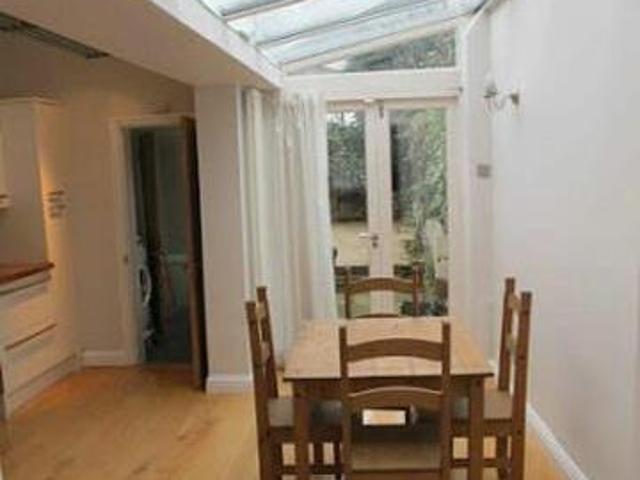 2 Bedroom House For Rent In Se10, London