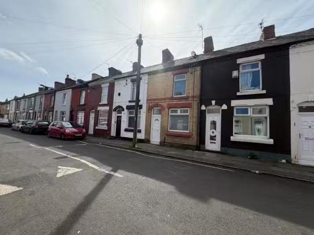 2 bedroom house for rent in Sedley Street, L6