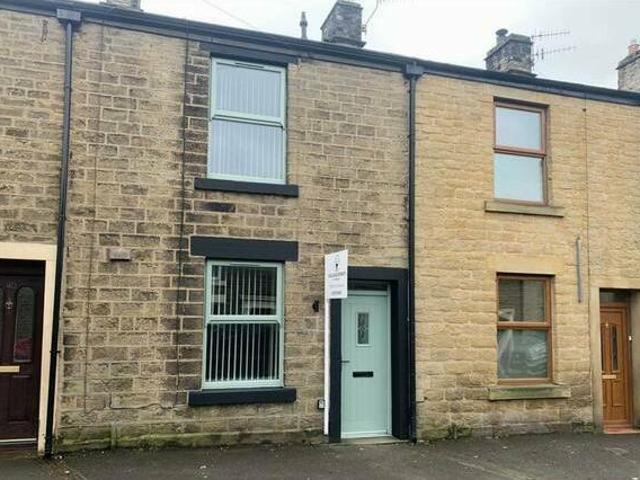 2 bedroom house for rent in Sheffield Road Glossop SK13