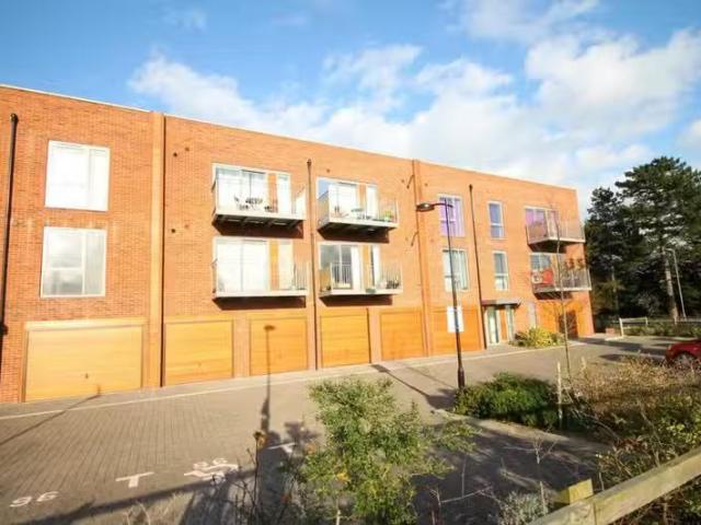 2 bedroom house for rent in Spring Drive, Trumpington, CB2