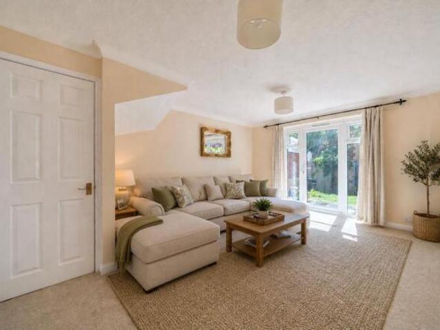 2 bedroom house for rent in St. Catherines Park, Guildford, GU1