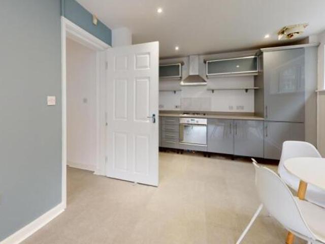 2 bedroom house for rent in St Anns Court, Leeds, LS5