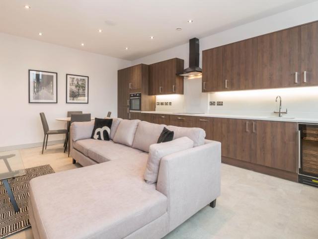 2 bedroom house for rent in St James’ Court, Lionel Street, B3 1AQ