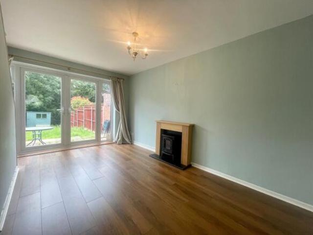 2 bedroom house for rent in St Marks Close Worcester, WR5