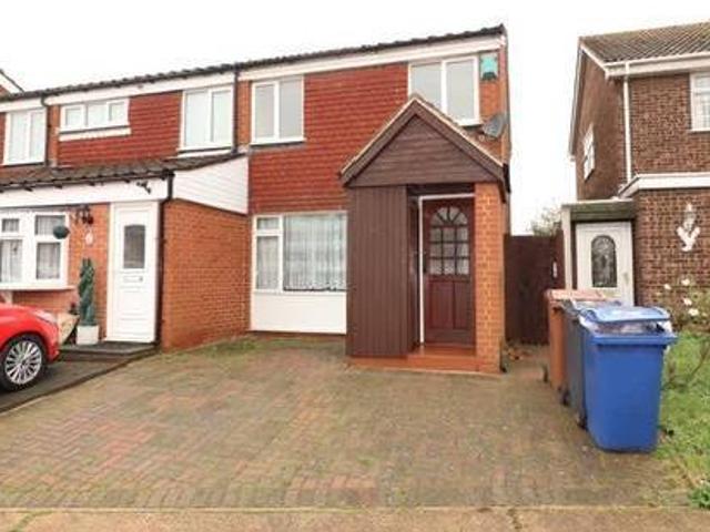 2 bedroom house for rent in St Pauls Close Aveley RM15