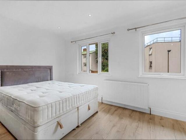 2 bedroom end of terrace house for rent in Stanbury Road, Peckham Rye, London, SE15