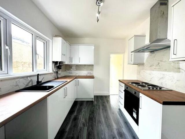 2 bedroom house for rent in Station Road, Portsmouth, PO3