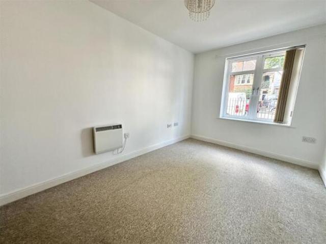 2 bedroom house for rent in Station Road, Shirehampton, BS11