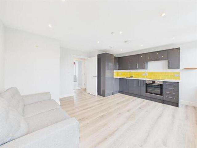 2 bedroom house for rent in Stockwood Road, Brislington, Bristol, BS4