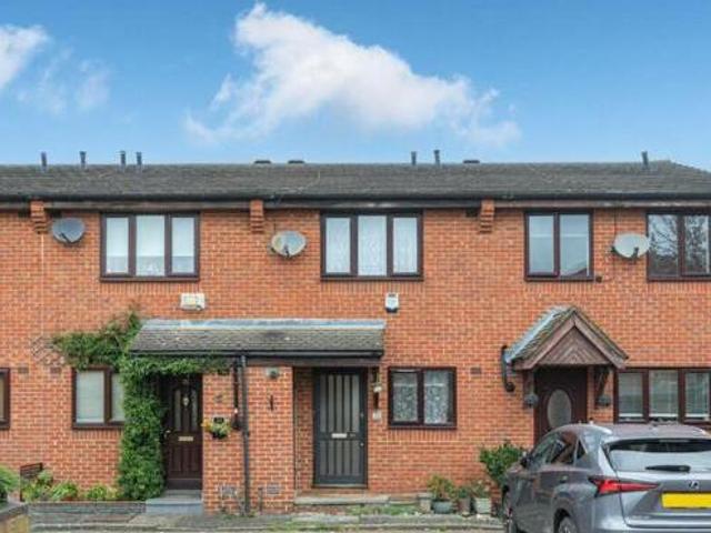 2 Bedroom House For Rent In Streatham, London
