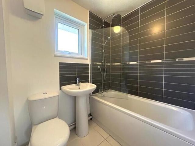 2 bedroom house for rent in Pommander Crescent, MK7