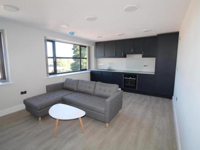 2 bedroom house for rent in Park Square, Pudsey, LS28