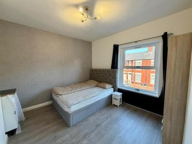 2 bedroom house for rent in Parkfield Street, M14