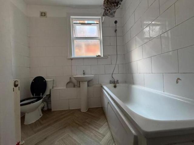 2 bedroom house for rent in Perth Road, London, E10