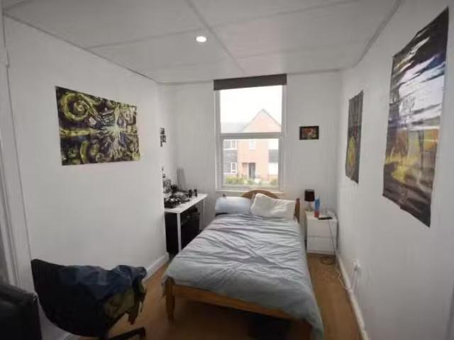 2 bedroom house for rent in Picton Road, Liverpool, L15