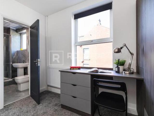 2 bedroom house for rent in Quarry Street, Leeds, LS6