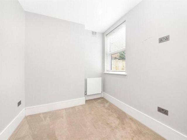 2 bedroom house for rent in Queens Road, Bromley, BR1