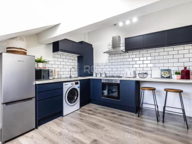 2 bedroom house for rent in Queens Road, Leeds, LS6