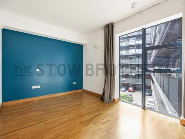 2 bedroom house for rent in Roach Road, Bow, London, E3