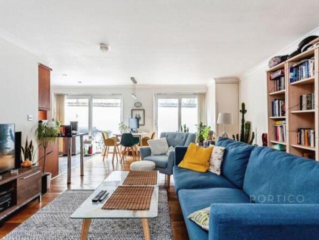 2 bedroom house for rent in Rheidol Mews, London, N1