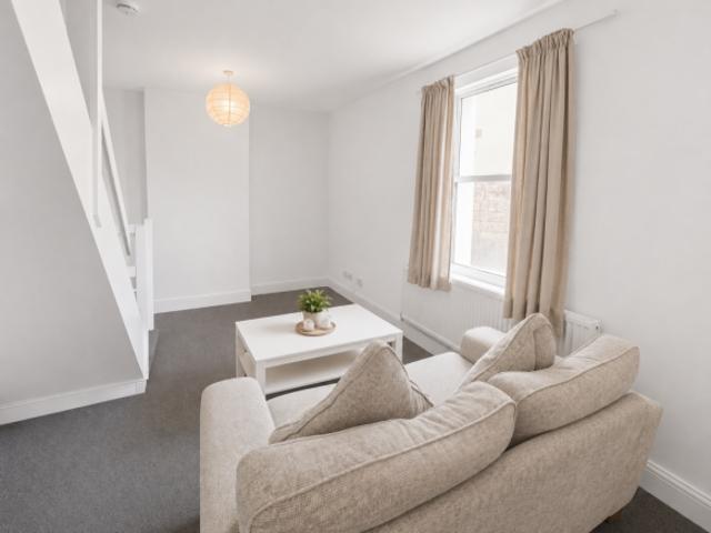 2 bedroom house for rent in Richmond Road, Cardiff, CF24