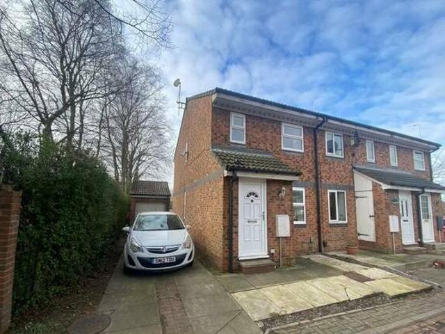 2 bedroom house for rent in Woodbridge Close Wakefield WF1