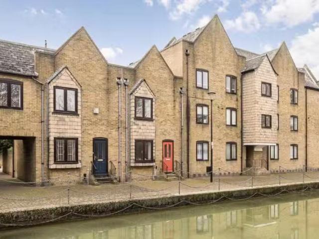 2 bedroom house for rent in Waterman Way, Wapping, E1W