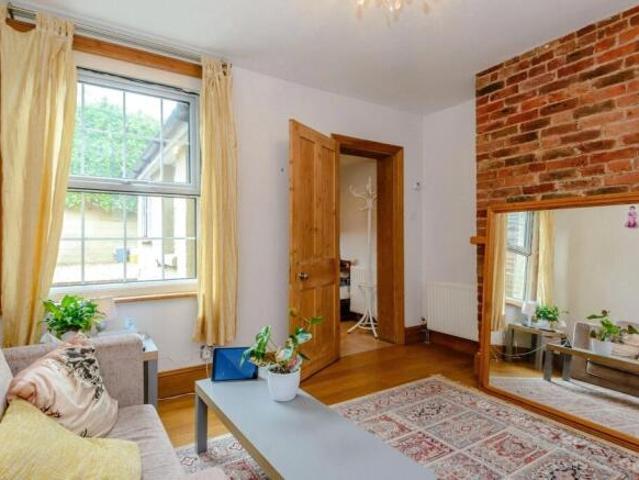 2 bedroom house for rent in Walnut Tree Close, Guildford, Surrey, GU1