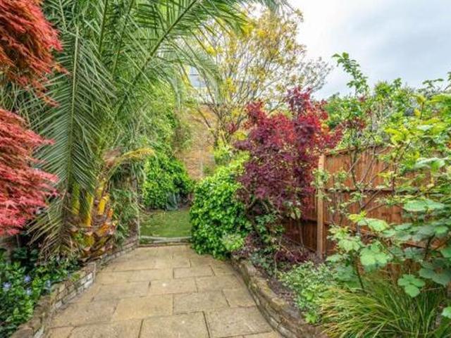 2 Bedroom House For Rent In Wandsworth Town, London