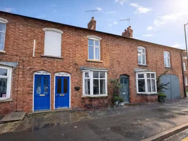 2 bedroom house for rent in Warwick Road, CV35