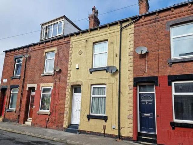 2 Bedroom House For Rent In West Yorkshire, Uk