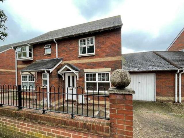 2 Bedroom House For Rent In Weston Village