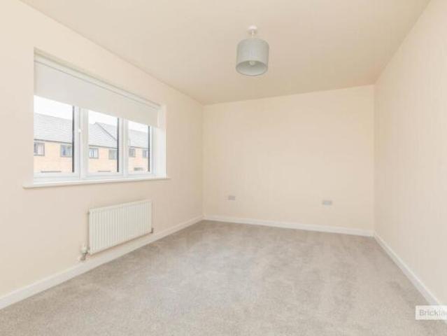 2 bedroom house for rent in Wildflower Avenue, BS13