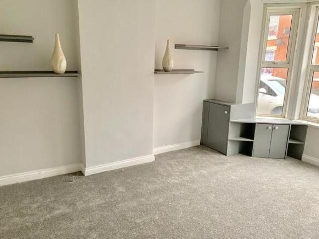 2 bedroom house for rent in Wilford Crescent East, Nottingham, NG2