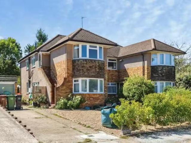 2 bedroom house for rent in Willis Close, Epsom, KT18
