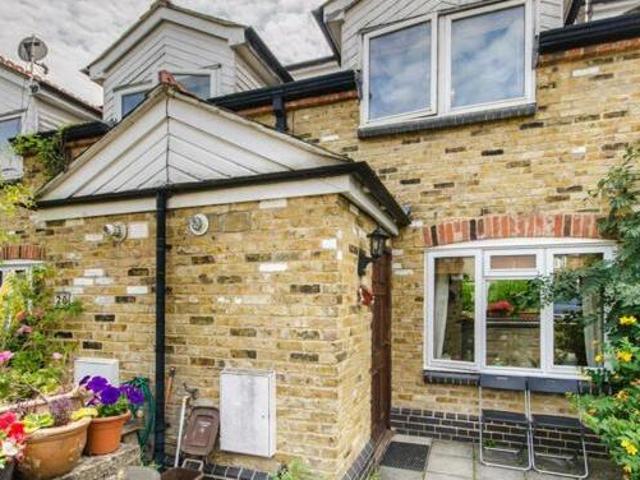 2 Bedroom House For Rent In Wimbledon, London