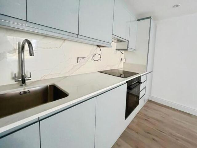 2 bedroom house for rent in Windmill Road, Brentford, TW8 0QQ, TW8