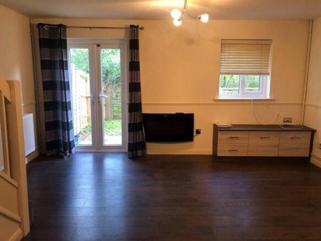 2 bedroom house for rent in Winnington Close, Northampton, NN3