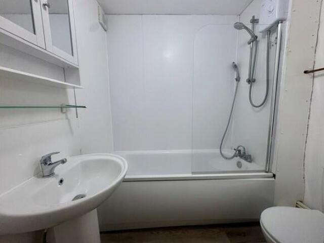 2 bedroom house for rent in Town Centre, SN1