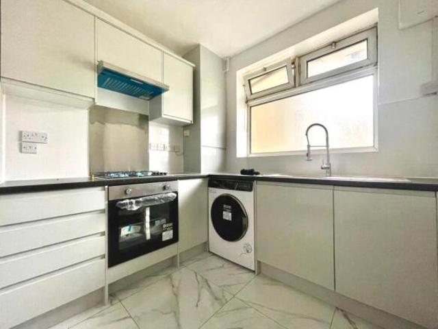 2 bedroom house for rent in Tarling Street, London, E1