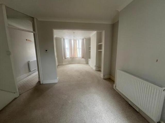 2 bedroom house for rent in Tarring Road, Worthing, BN11