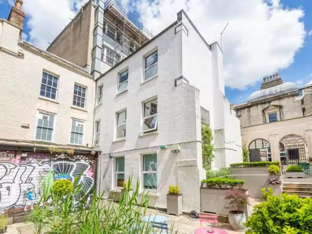 2 bedroom house for rent in The Carter Building, Shannon Court.