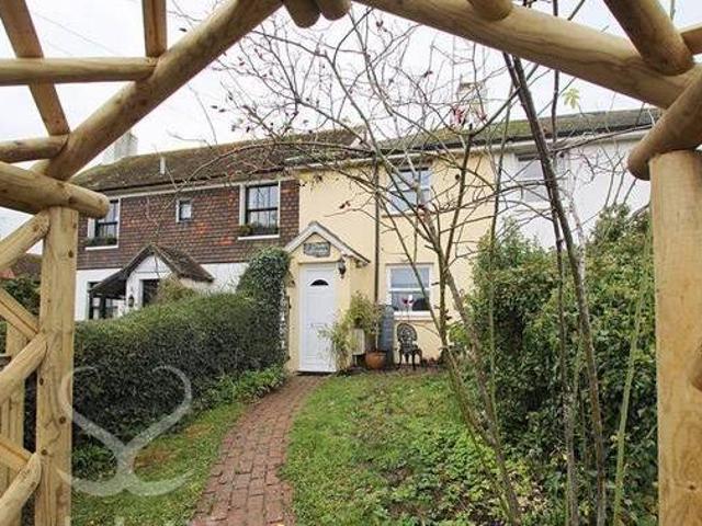 2 bedroom house for rent in The Wyshe Brighton BN45